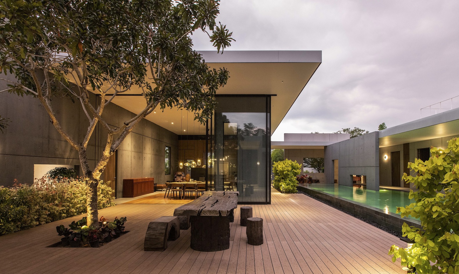 Nature-Integrated Architecture: Unveiling the Borderless House by ...