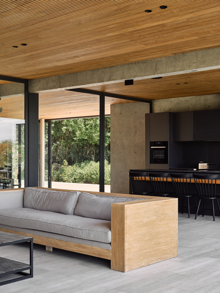 Discovering Modern Concrete Architecture: MC House by Cristián Romero ...