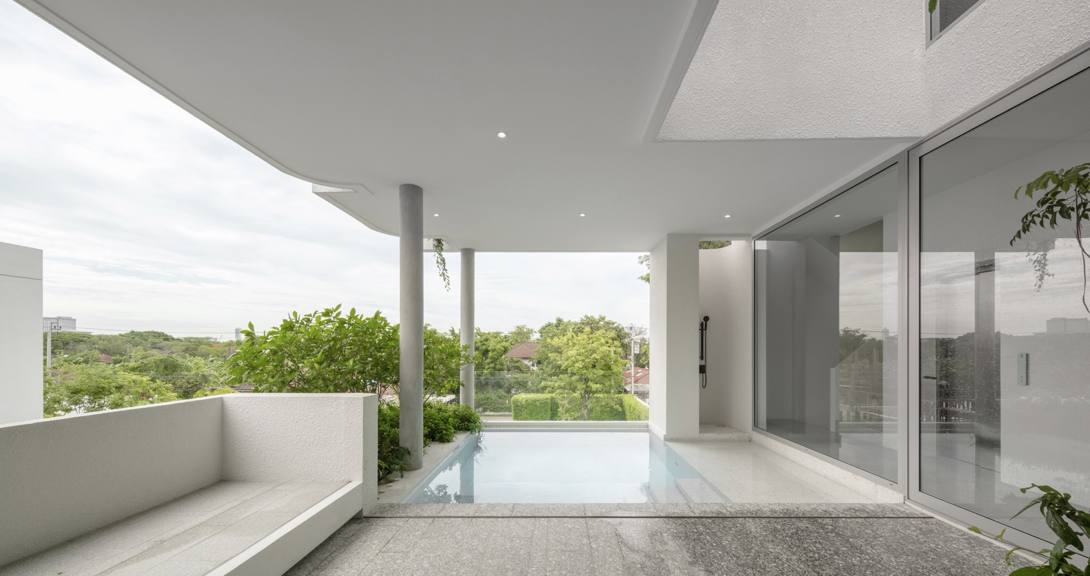 Vertical Home Design: The ARQ10 House by IDIN Architects | Architecture ...