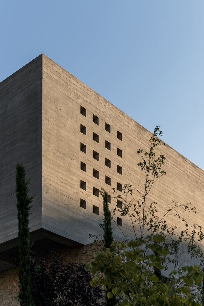 Modern Cave Dwelling Architecture: A Case Study of the Residence in ...