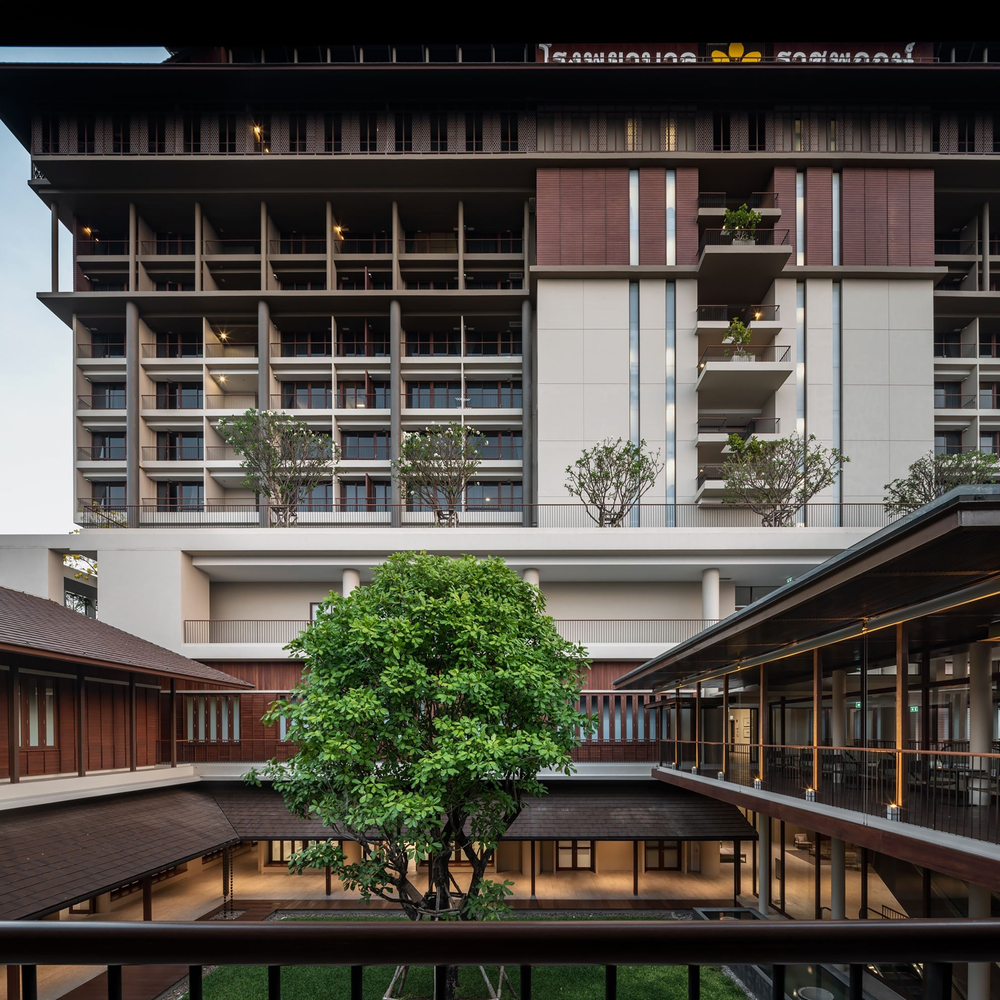 Sustainable Hospital Design: Ratchaphruek Hospital by Arsomsilp ...