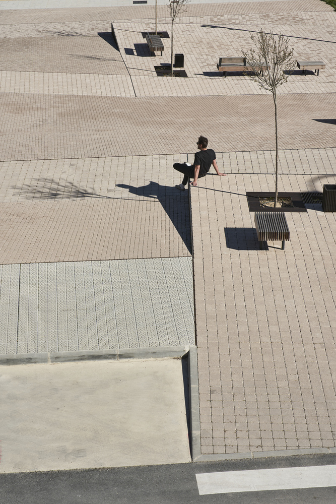 Zarrón Square: A Case Study in Accessible Urban Square Design | Street ...