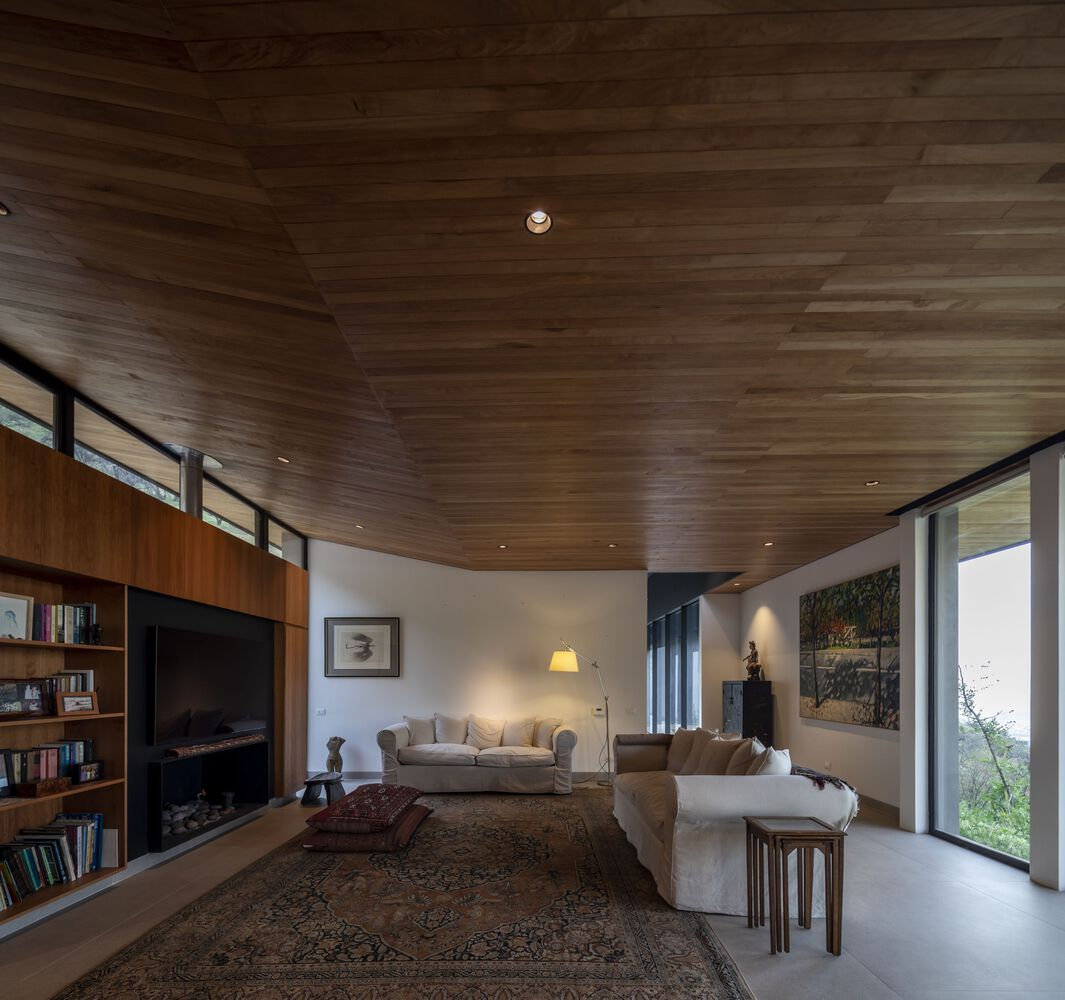 Chamisero House: An Architectural Masterpiece by Elton&Deves ...