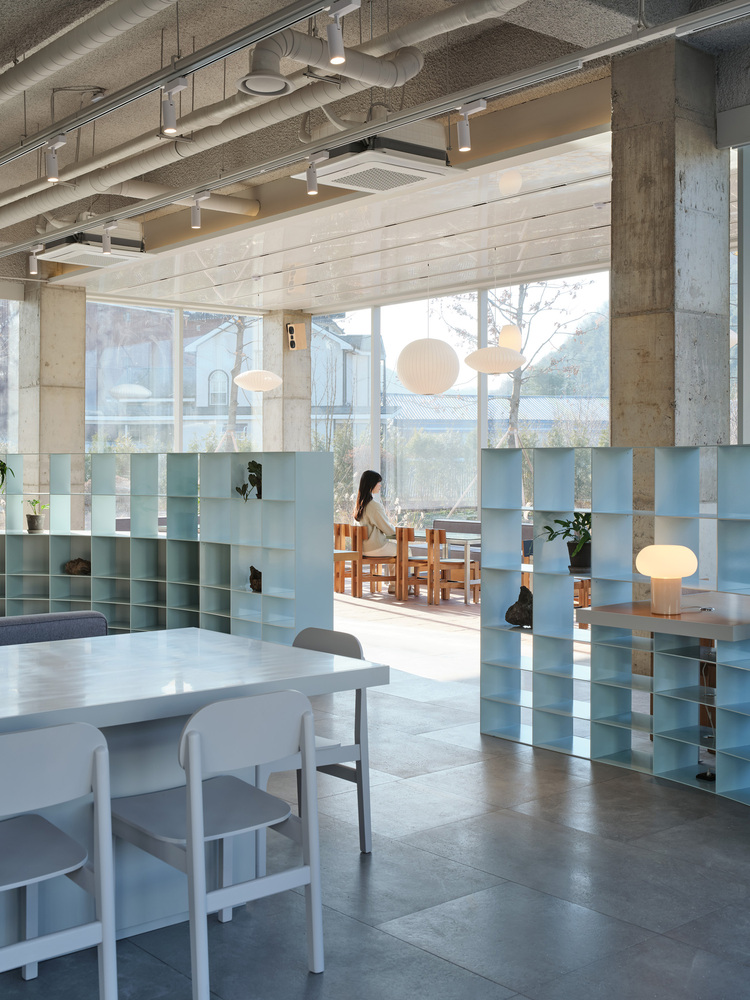 502 Coffee Roasters: A Harmonious Blend of Architecture and Coffee ...