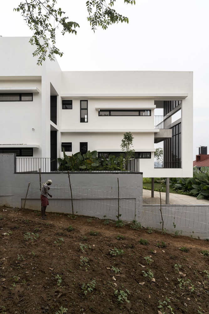 Athira-Paras Residence: A Masterclass in Climatically Responsive ...