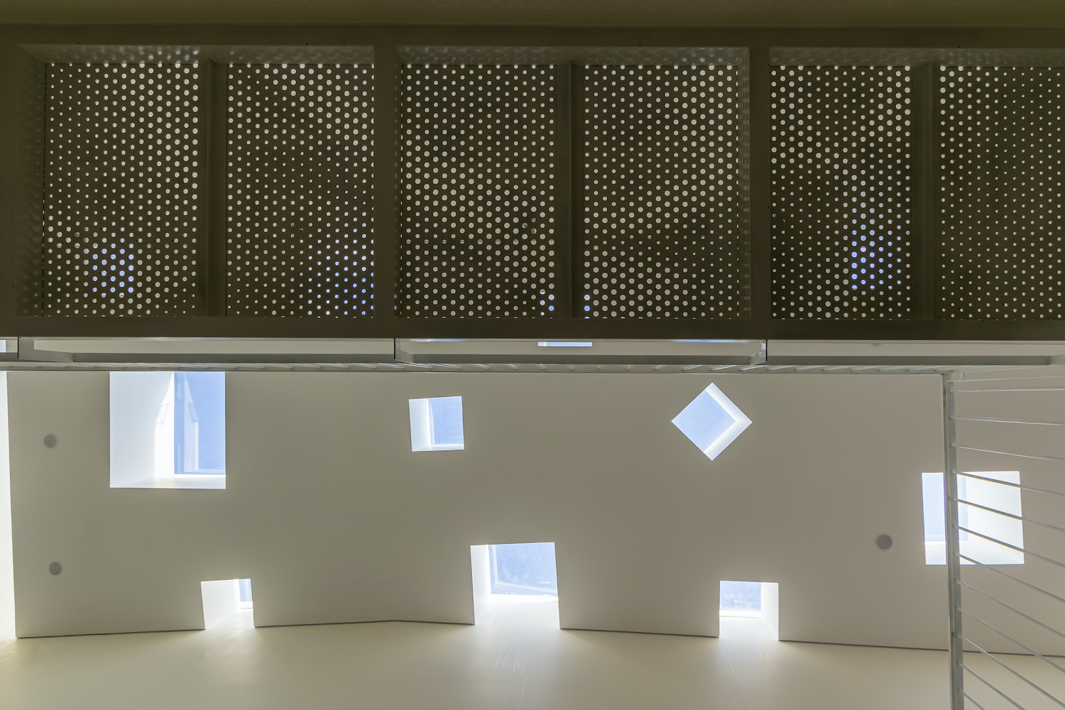 3x30 Introverted House: A Unique Urban Design by dmarchitects ...