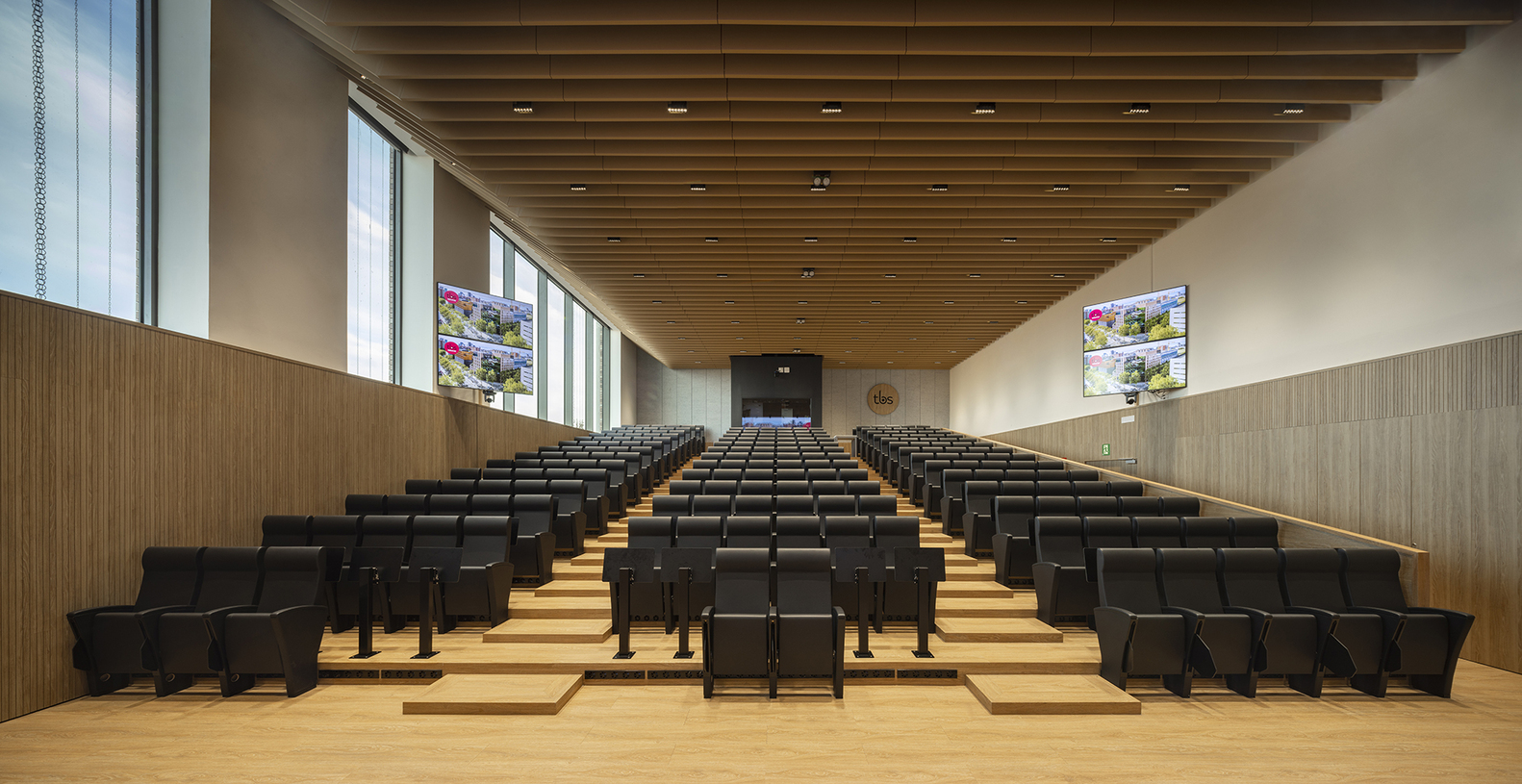 TBS School in Barcelona: A Beacon of Sustainable Educational ...