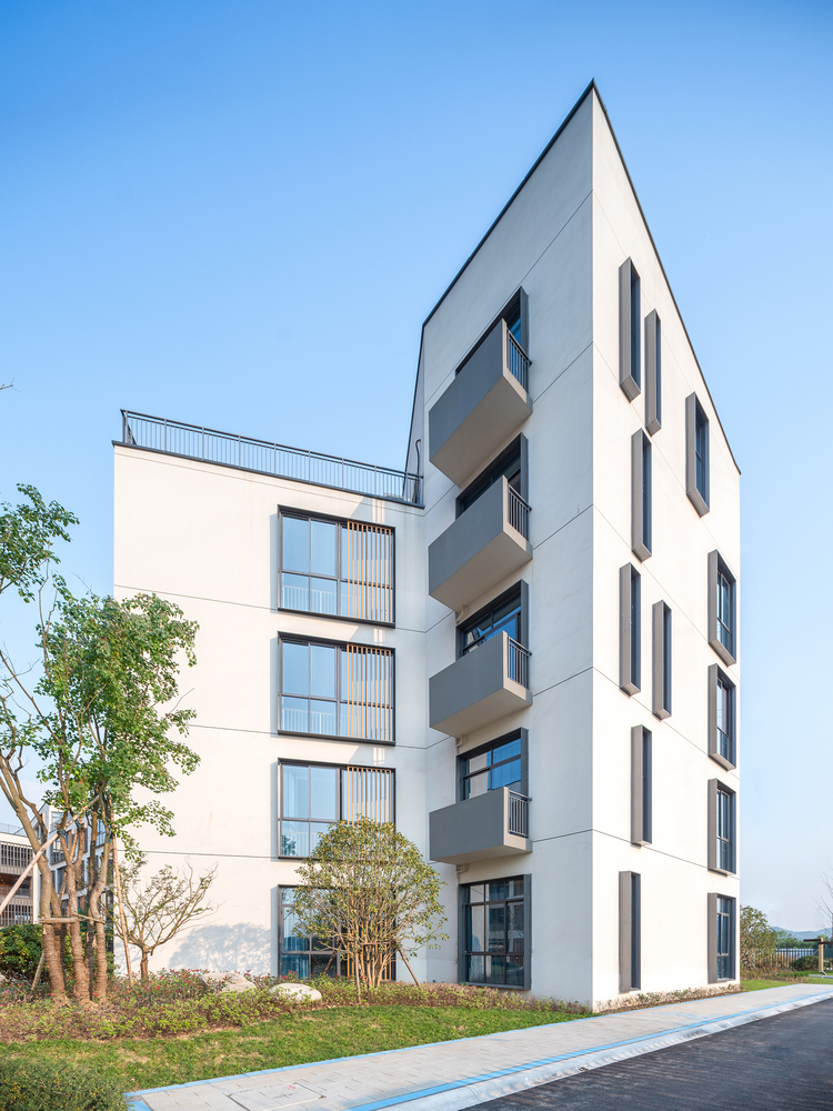 Ecological Campus Design at Hangzhou Zhongtai Middle School: A Fusion ...