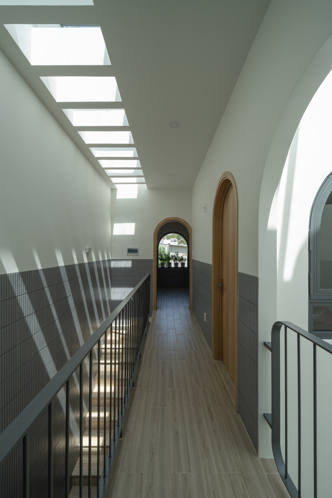 Hoa House: Compact Family House Design by 90odesign | Architecture Story