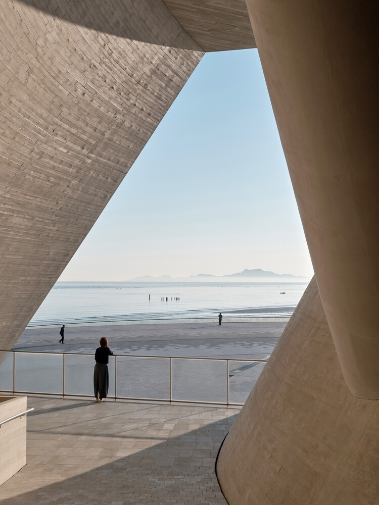 Sun Tower Yantai: A Beacon of Nature-Inspired Architectural Brilliance ...