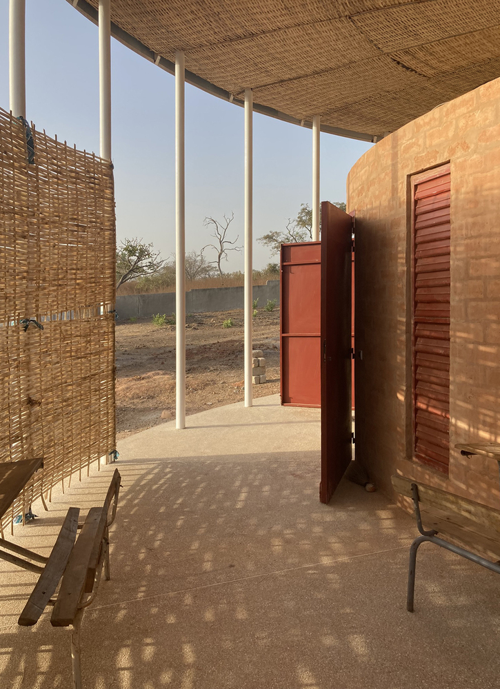 Sustainable Library Design in Senegal: Guiré Yéro Bocar Library by ...