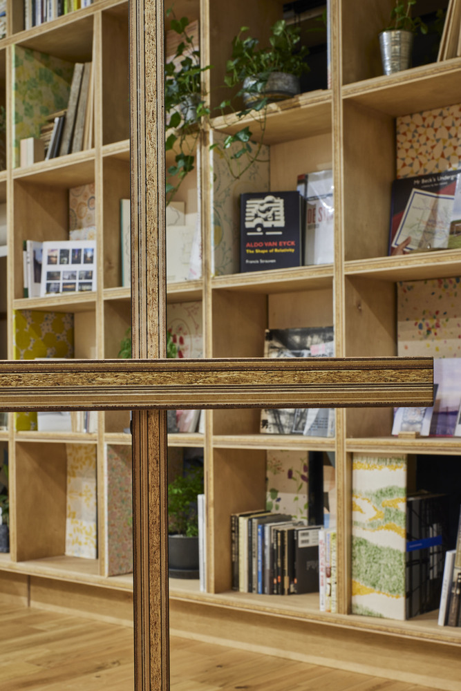 Lattice Shelf Architecture Design: A Nostalgic Grid House by Yasutaka ...