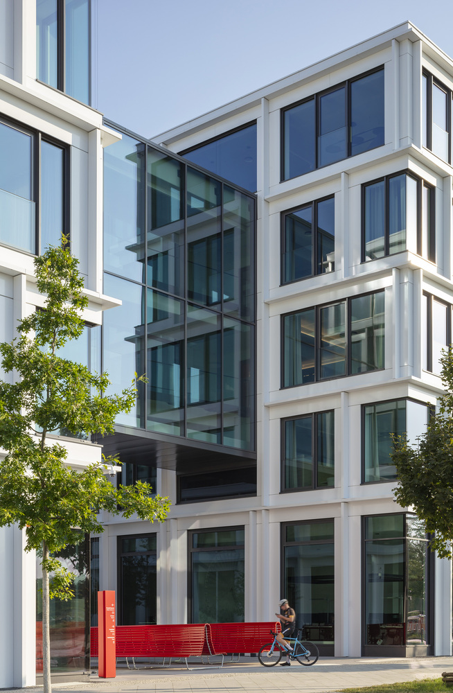 Sustainable Office Campus Design: Berliner Sparkasse by Tchoban Voss ...