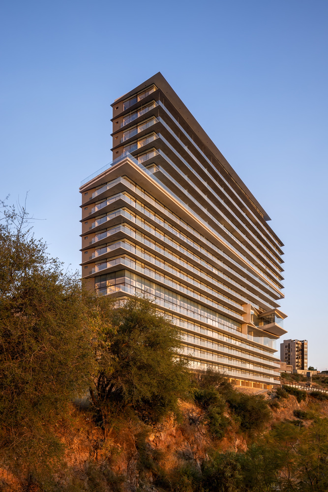 Modern Apartment Architecture in Querétaro: Amirá Building by ...