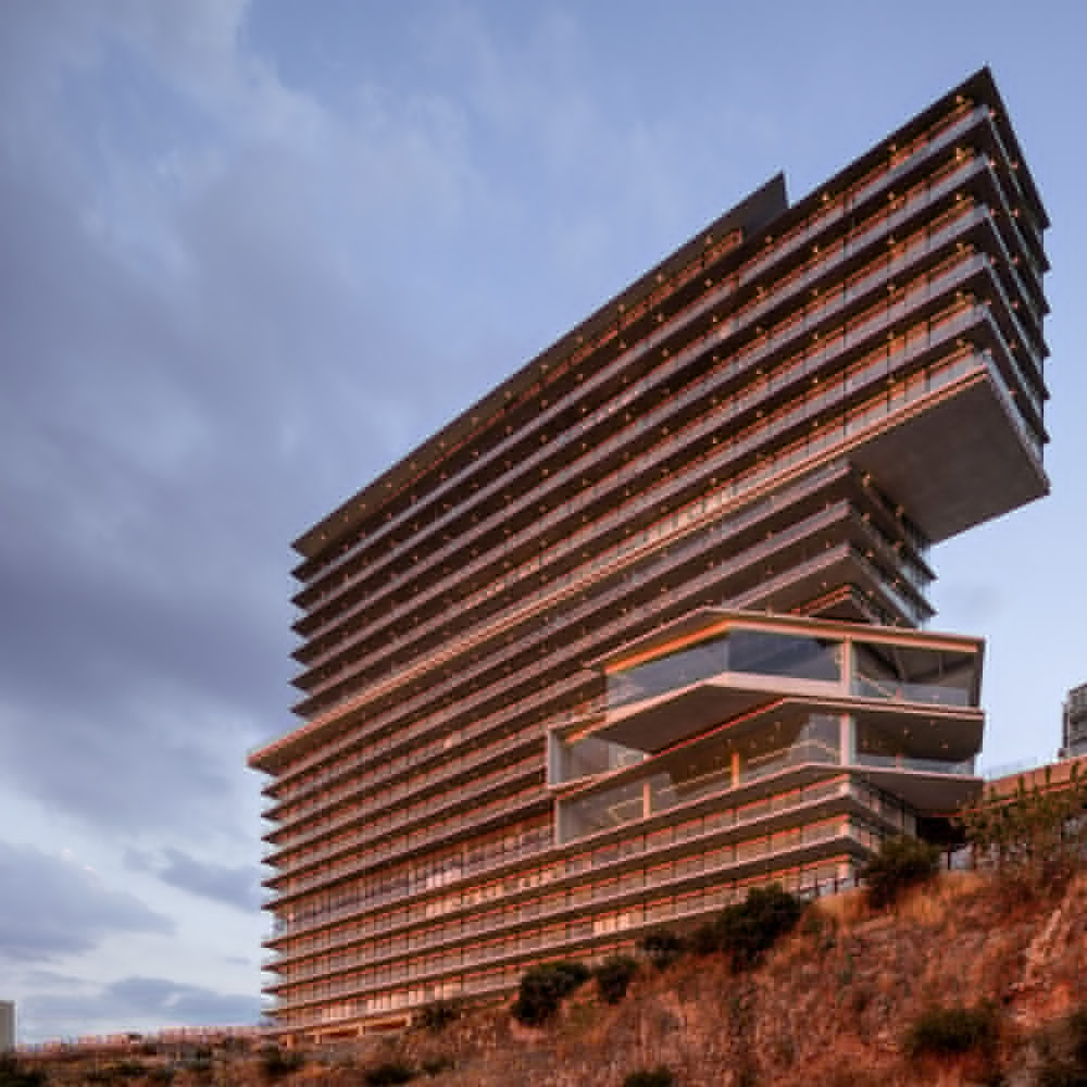 Modern Apartment Architecture in Querétaro: Amirá Building by ...