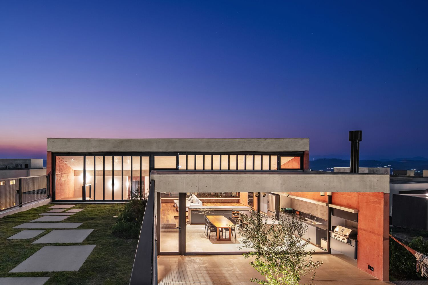 Modern Split-Level House Design: Maya House by Obra Arquitetos | Residential Building Story