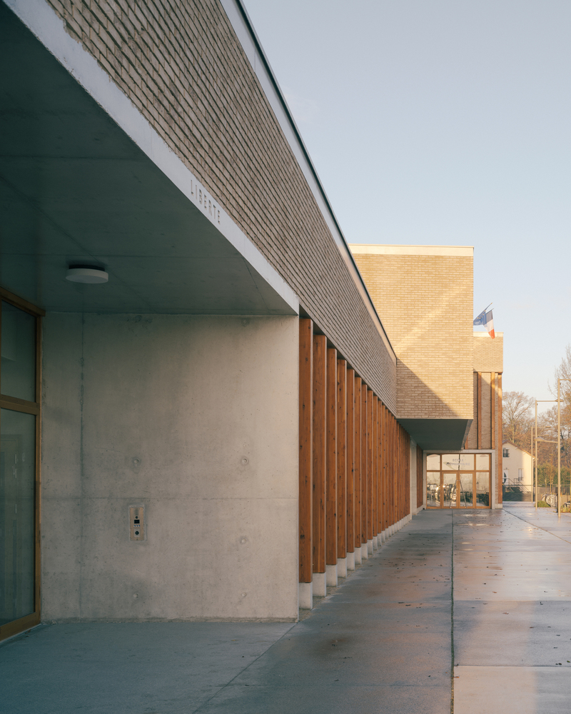 Sustainable School Architecture Design: Groupe Scolaire Claudie ...