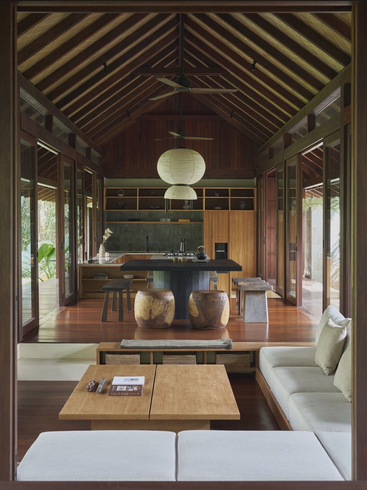 Rumah Haruku: A Modern Ode to Traditional Balinese Architecture ...
