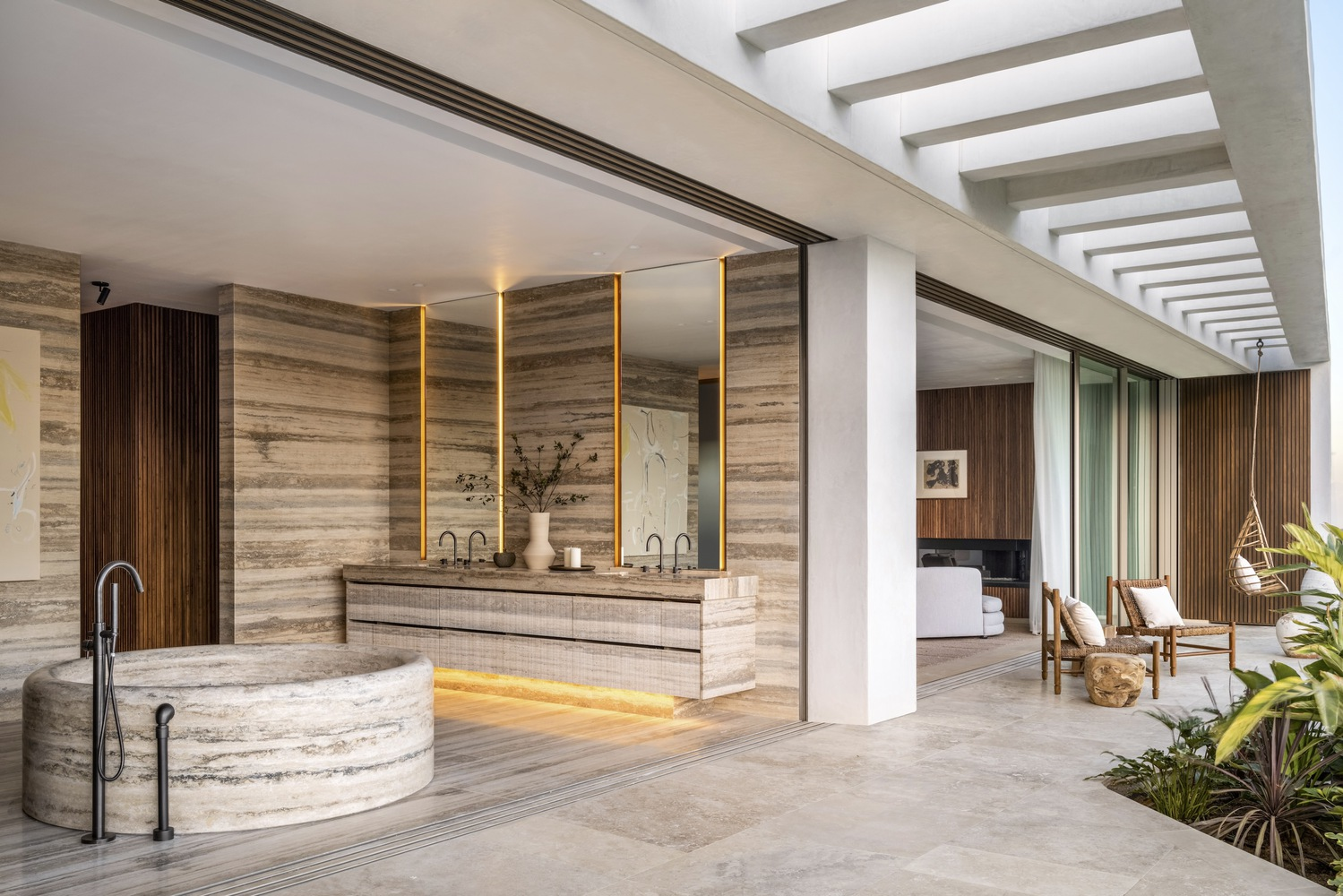 Modern Luxury House Design in Los Angeles: The Stradella Ridge House ...