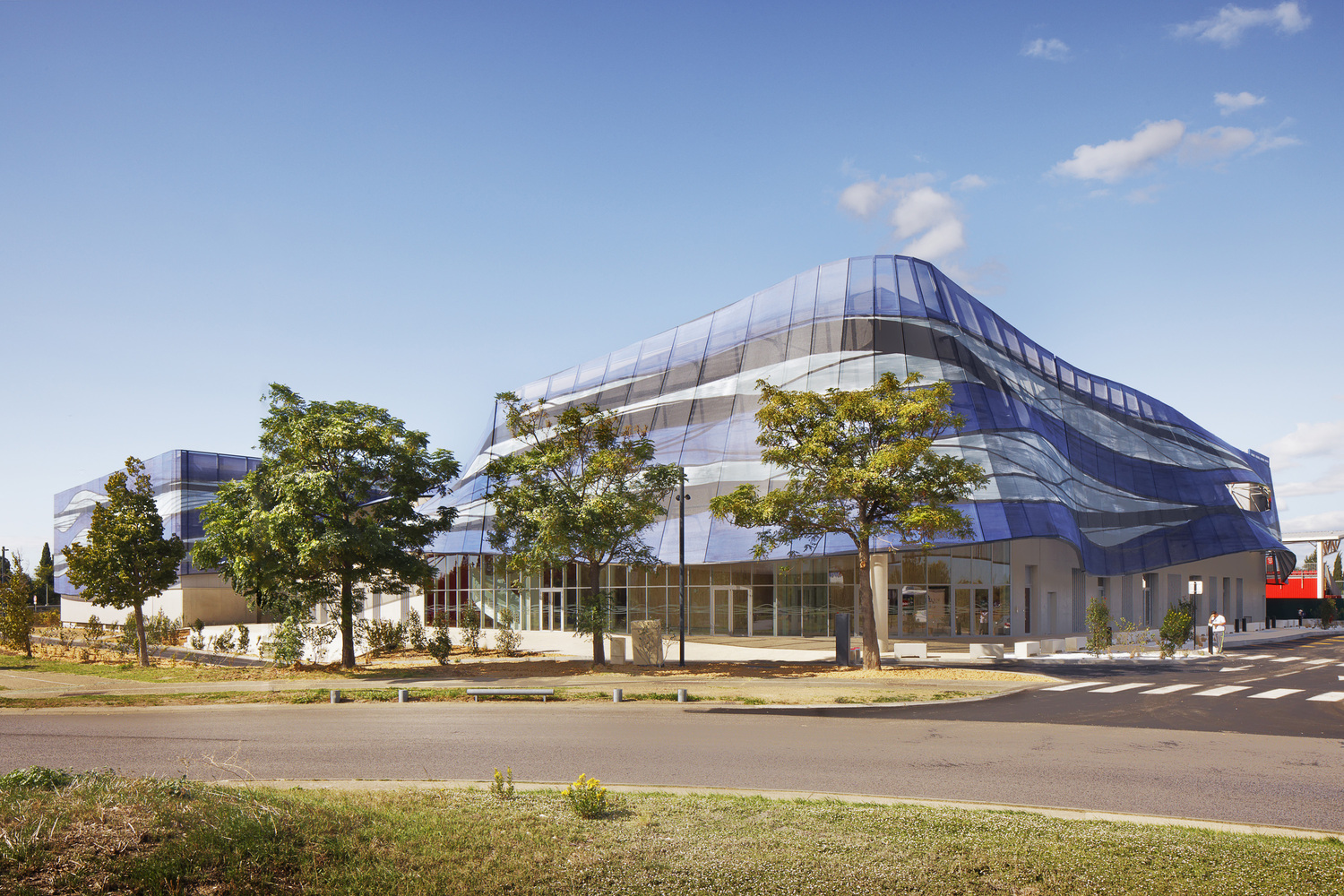 Nîmes Sports Hall: A Modern and Sustainable Icon of Public Architecture ...