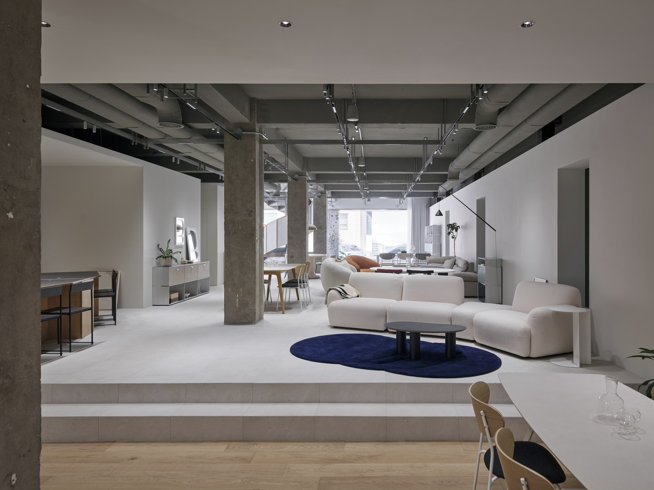Minimalist Retail Design in Seongsu-dong: Flat Point Seongsu Store by ...