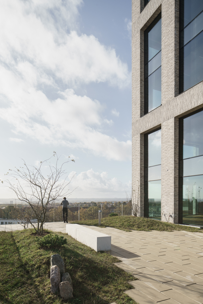 Innovation Hub Architecture: Designing for Growth and Synergy ...