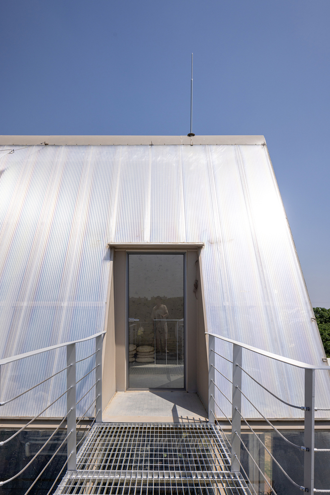 Zhicang Coffee: A Masterpiece in Triangular Prism Architecture Design ...