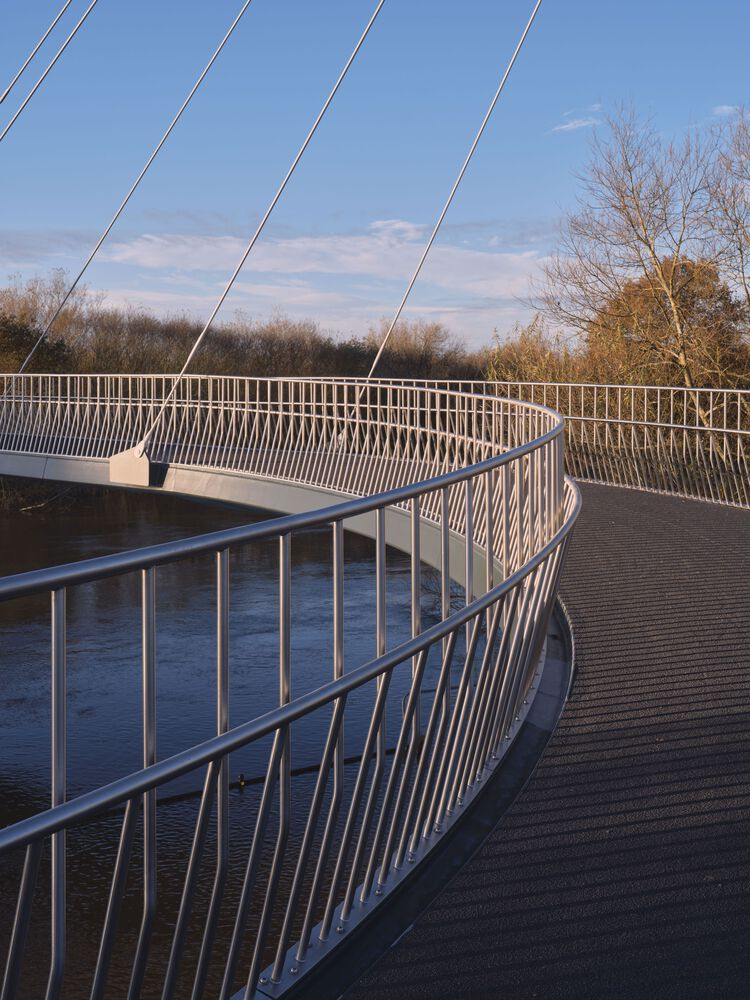 Pedestrian Bridge Design: Kepax Bridge by Moxon Architects ...