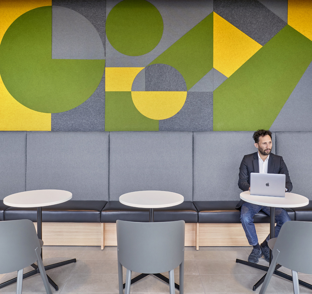 Modern Corporate Headquarters Design: McDonald’s HQ by Studio O+A and ...