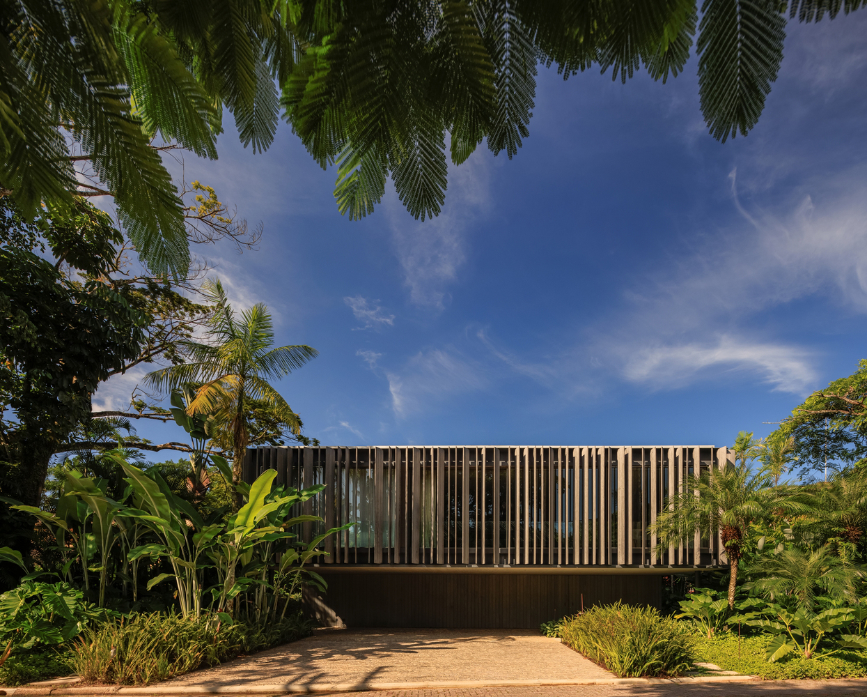 JO Residence by Jacobsen Arquitetura: A Stunning Summer Retreat in ...