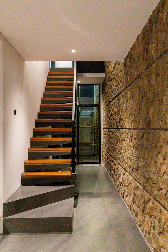 WO House Indonesia: Modern Tropical Interior Design by Matter of ...