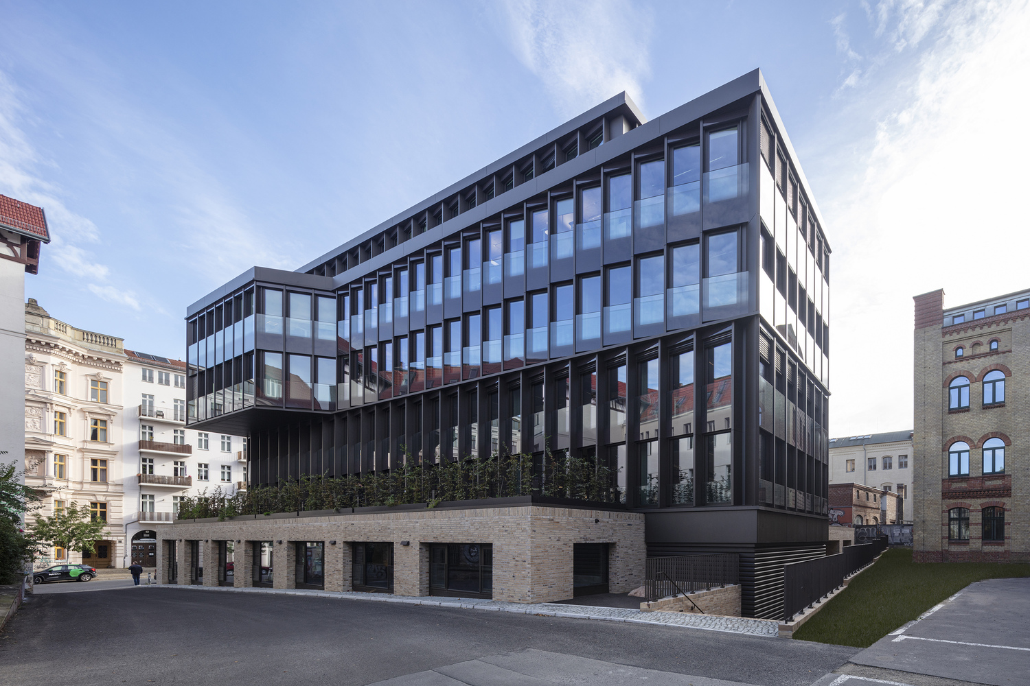 SAB Office Building by Sergei Tchoban: A Modern Masterpiece in Berlin ...