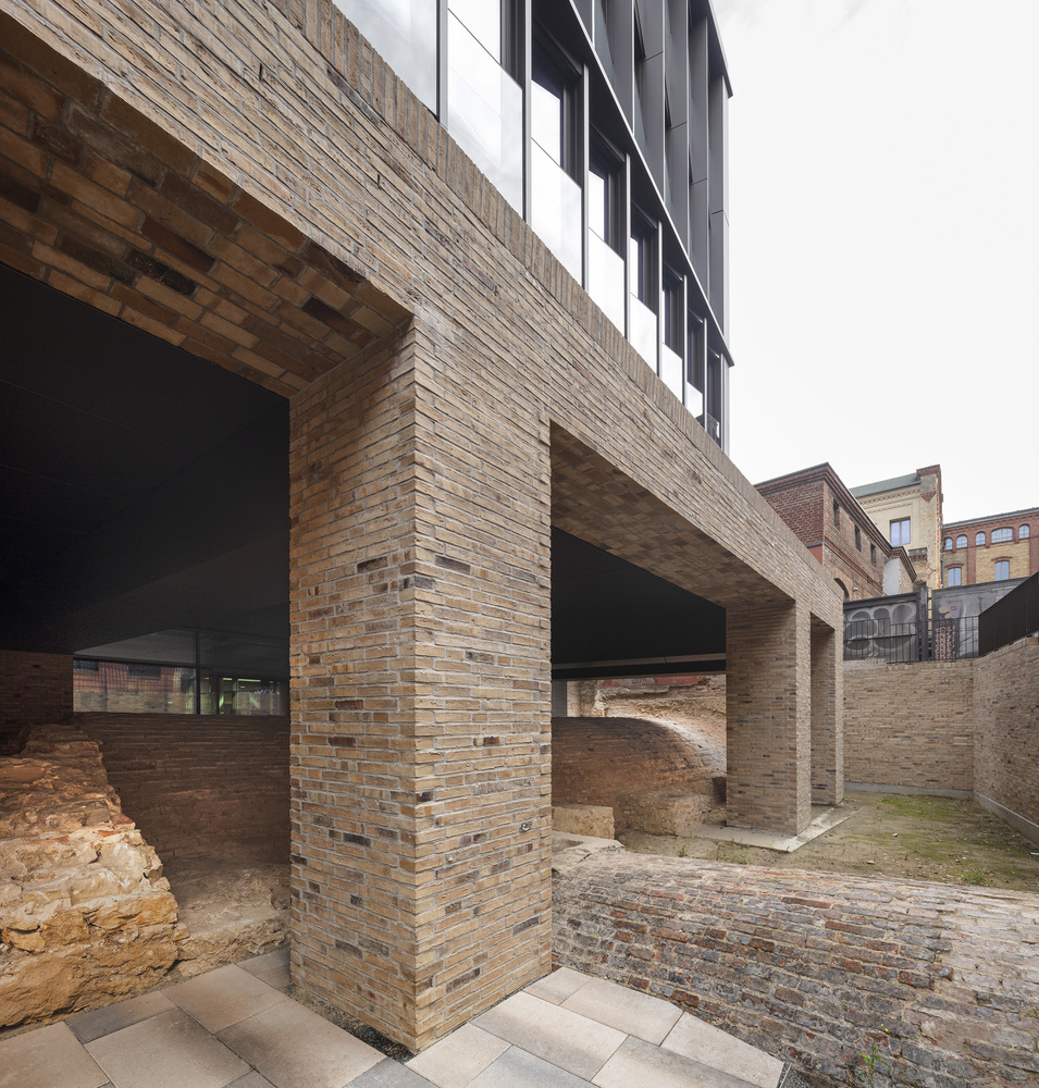 SAB Office Building by Sergei Tchoban: A Modern Masterpiece in Berlin ...