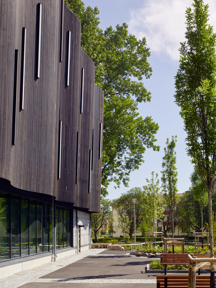 Modern School Architecture Design: Lundby School by D Office arkitekter ...