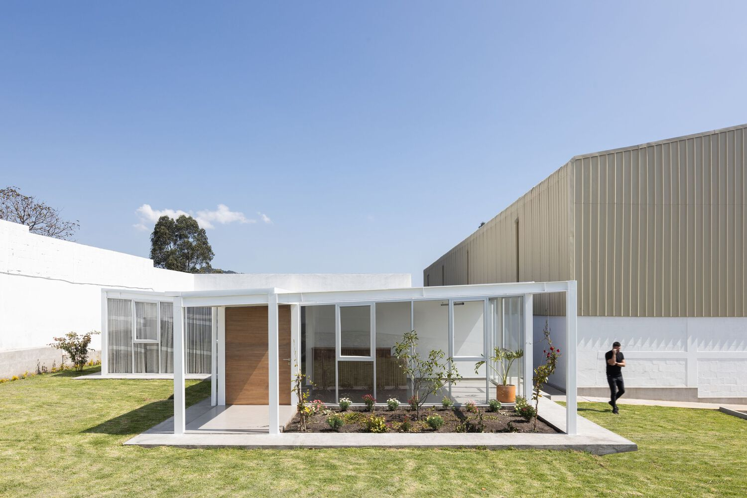 Office Shed Design: A Modular Workspace by Office x Tohme | Office ...