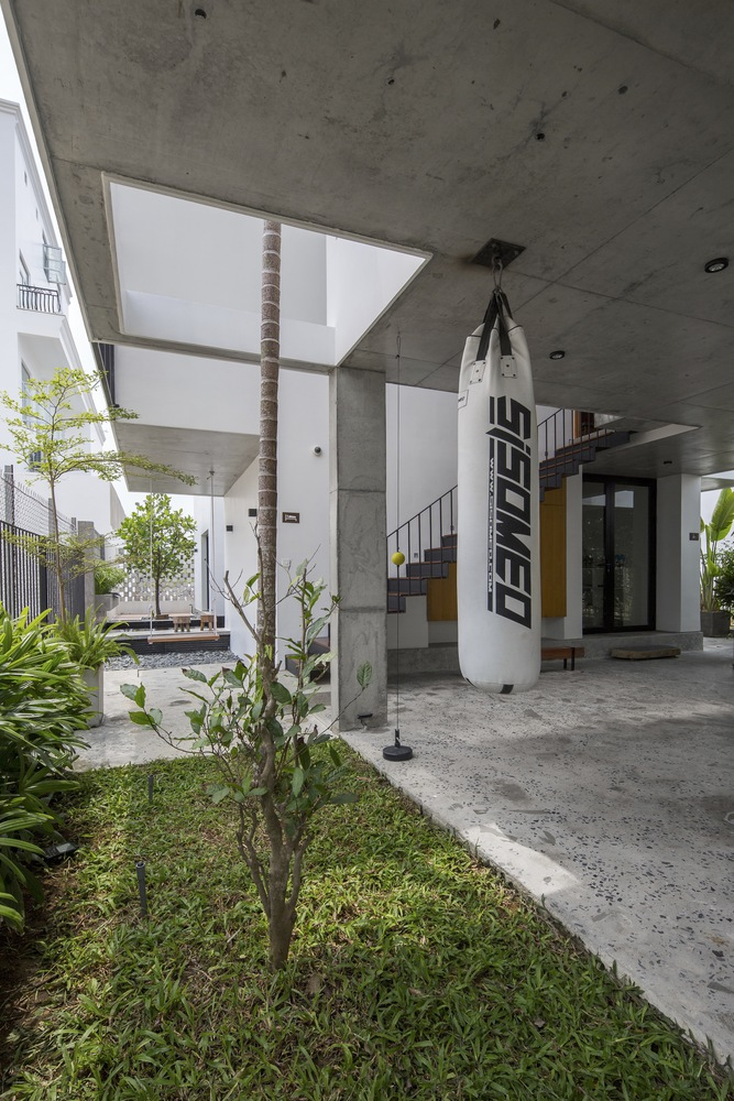 PsA House: A Blend of Minimalism and Functionality by PsA Architecture ...