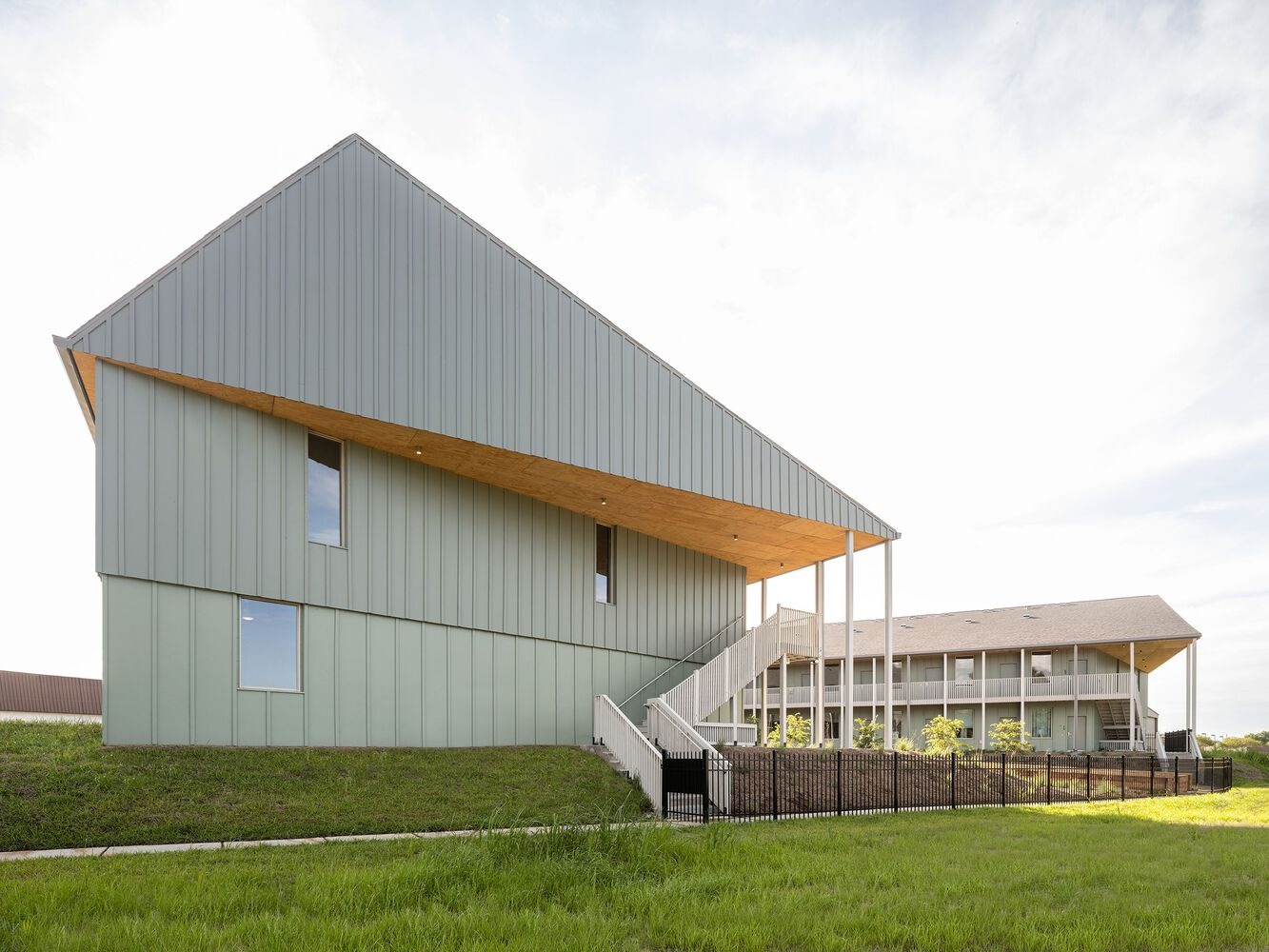 Senior Housing Design with Courtyard: Tiger Island Senior Apartments ...