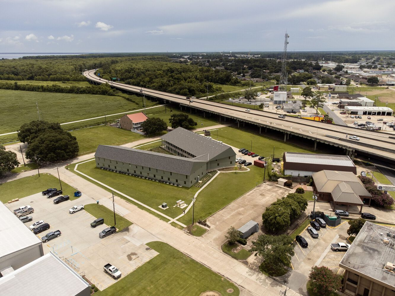 Senior Housing Design with Courtyard: Tiger Island Senior Apartments ...