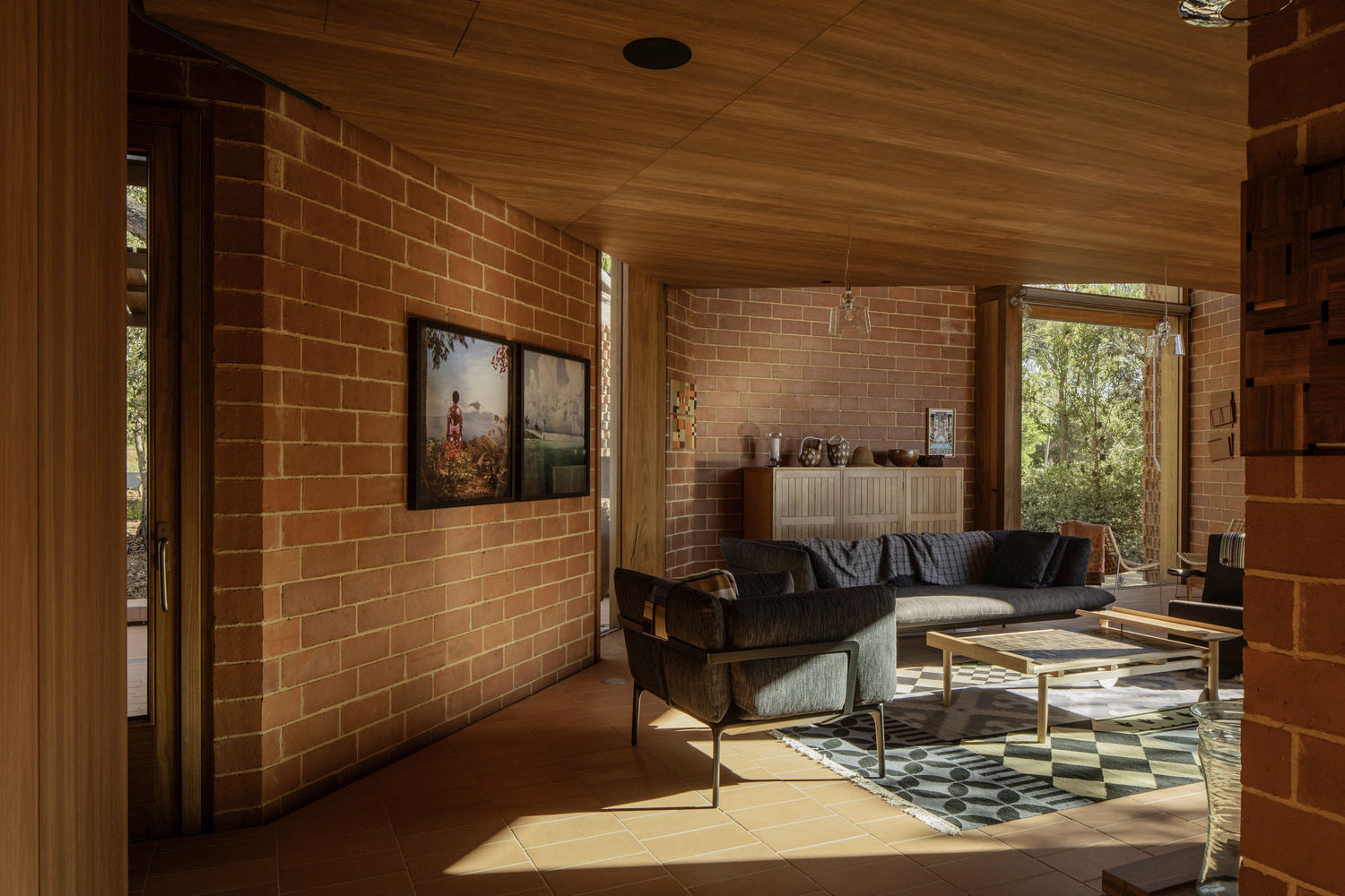 Burnt Earth Beach House: A Sustainable Beach House Design in Australia ...