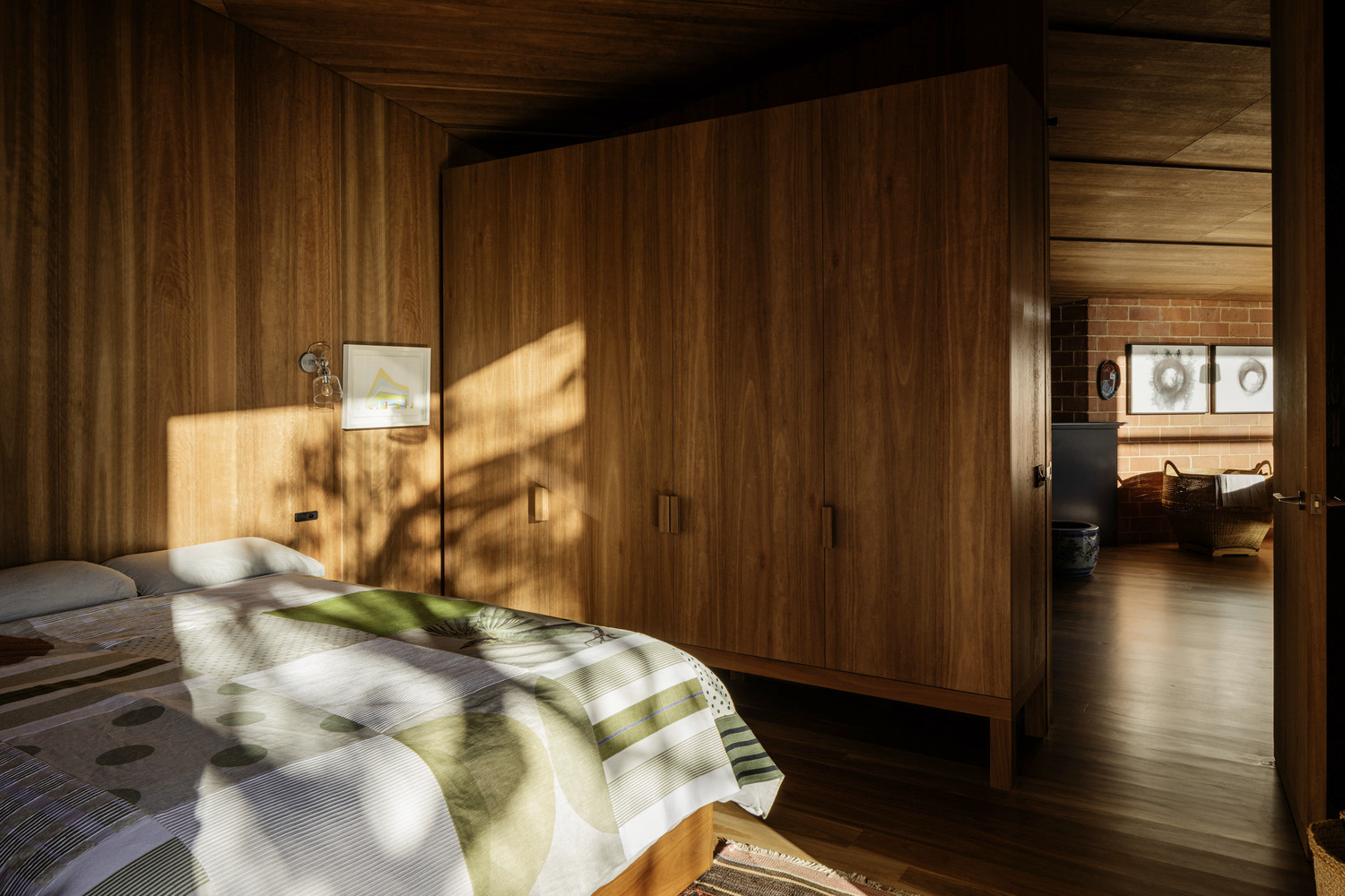 Burnt Earth Beach House: A Sustainable Beach House Design in Australia ...