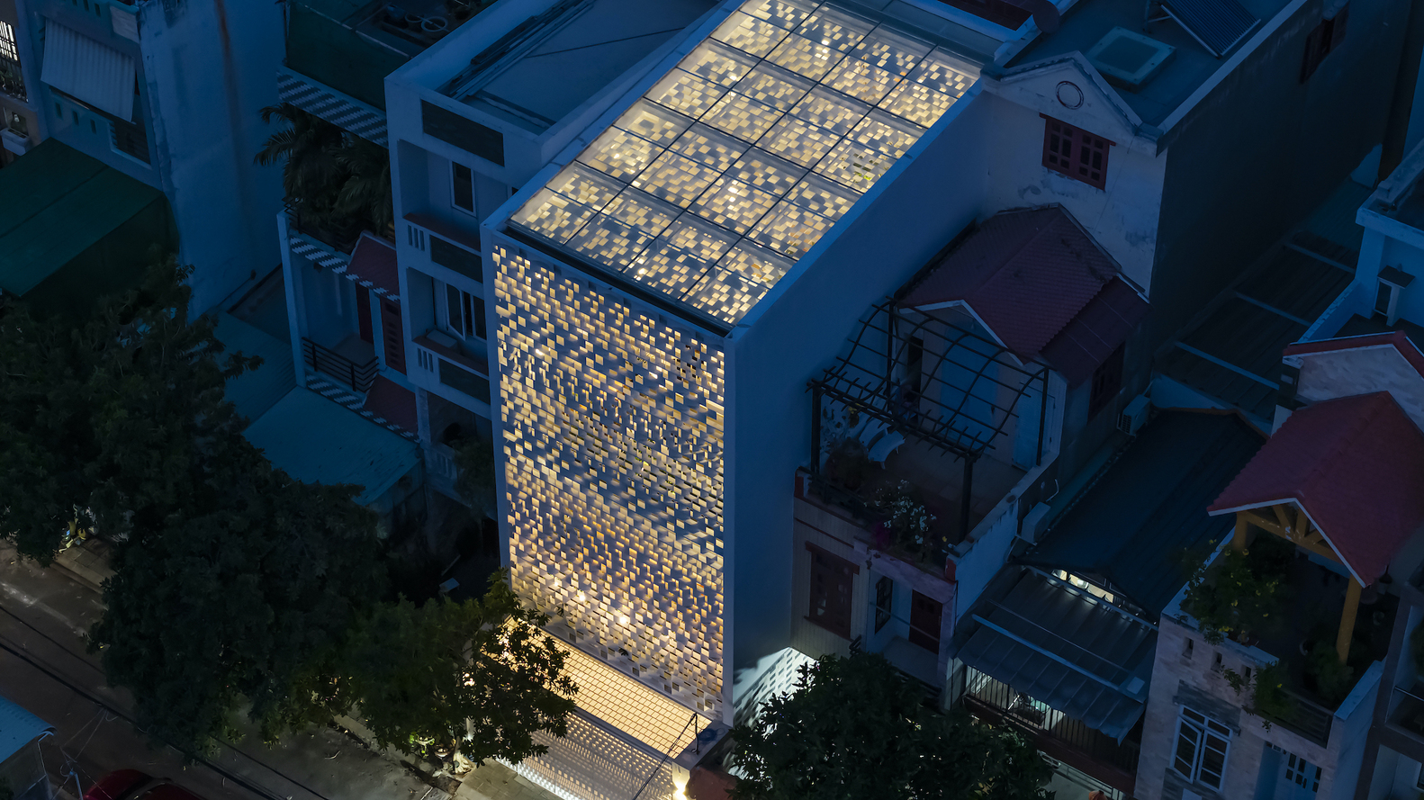 Vung Tau House: A New Approach to Vietnam Tube House Design ...