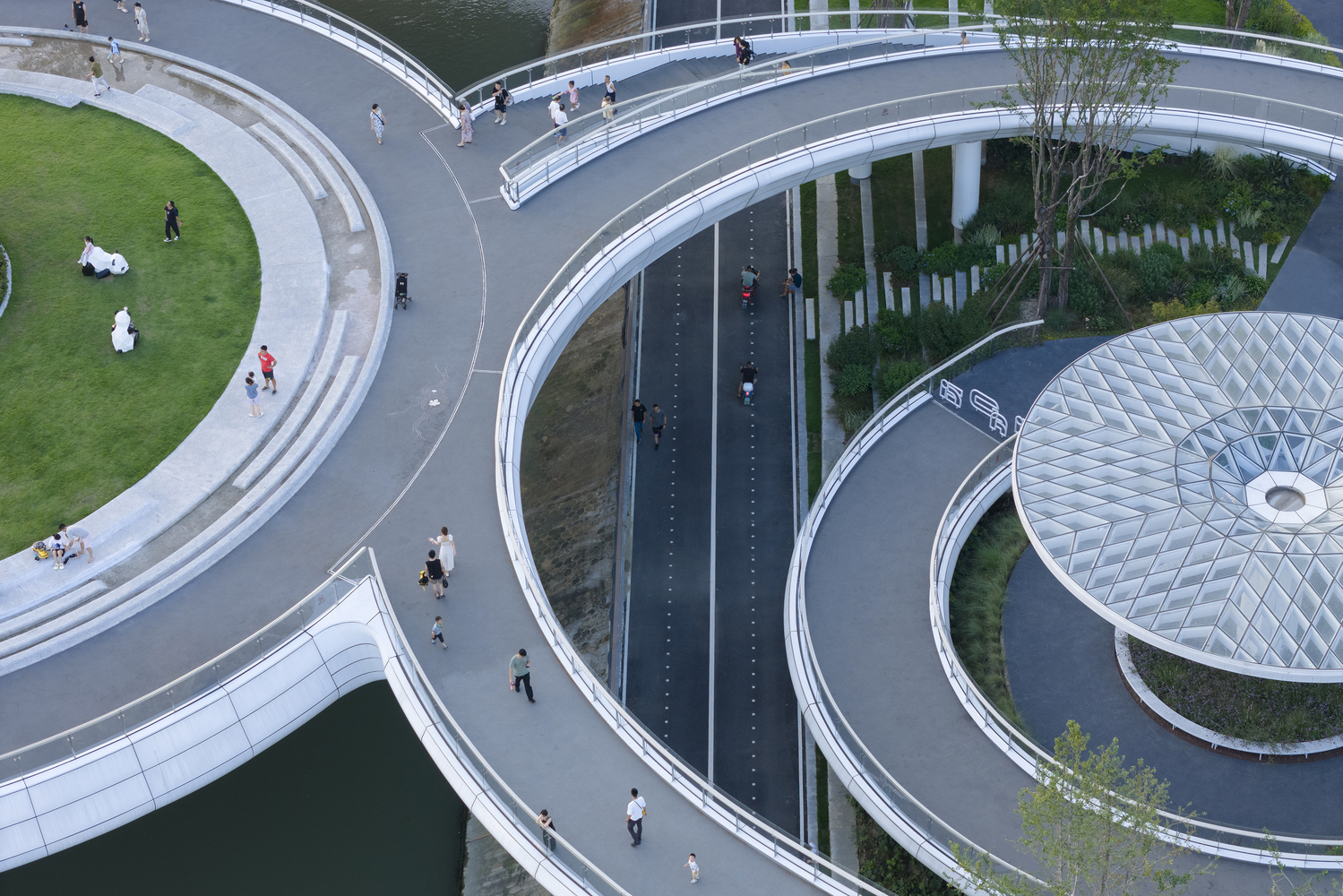 Chengdu Jiaozi Pedestrian Bridge: A Landmark in Innovative Pedestrian ...