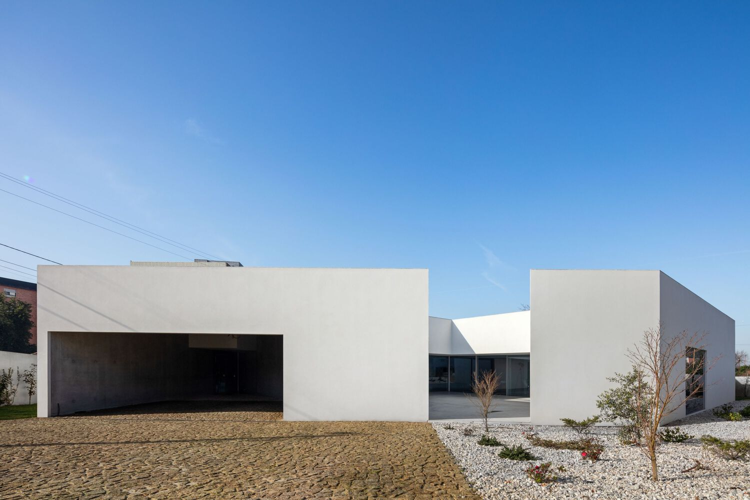 Modern Concrete House Design: PPA House by NØ ARQ in Portugal ...