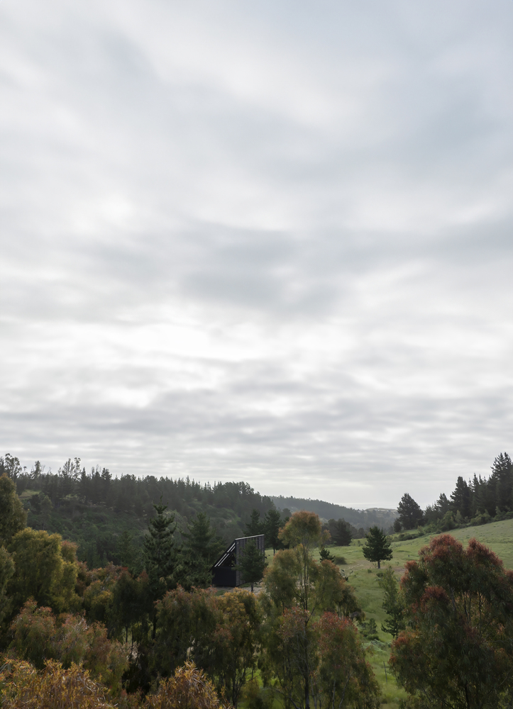 Modern Wooden Cabin Design: Shelter 45 by Gonzalo Rufin Arquitectos and ...