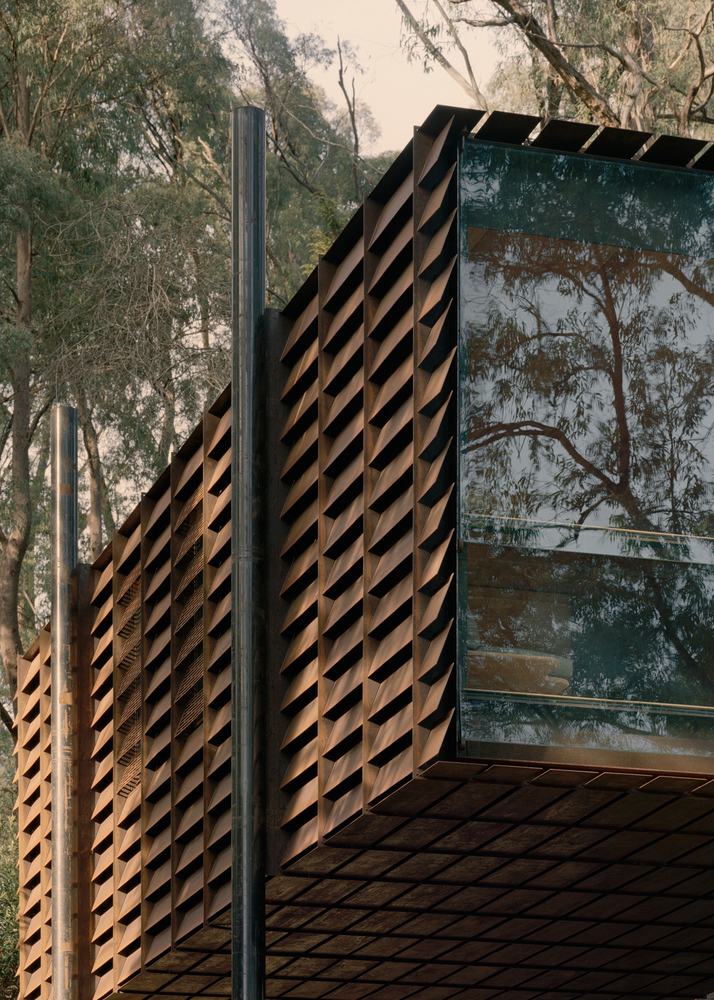 Sustainable Treehouse Design: Sawmill Treehouse by Robbie Walker ...