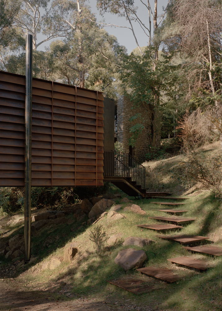 Sustainable Treehouse Design: Sawmill Treehouse by Robbie Walker ...