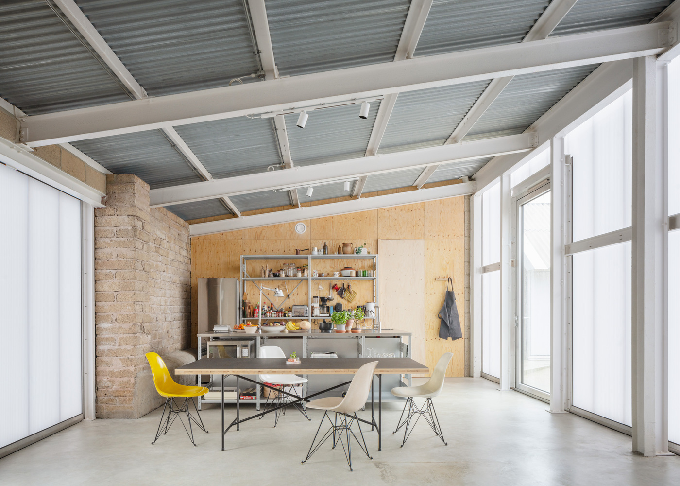 Barn Conversion Architecture: The Old Byre Home by Gianni Botsford Architects | Architecture Story