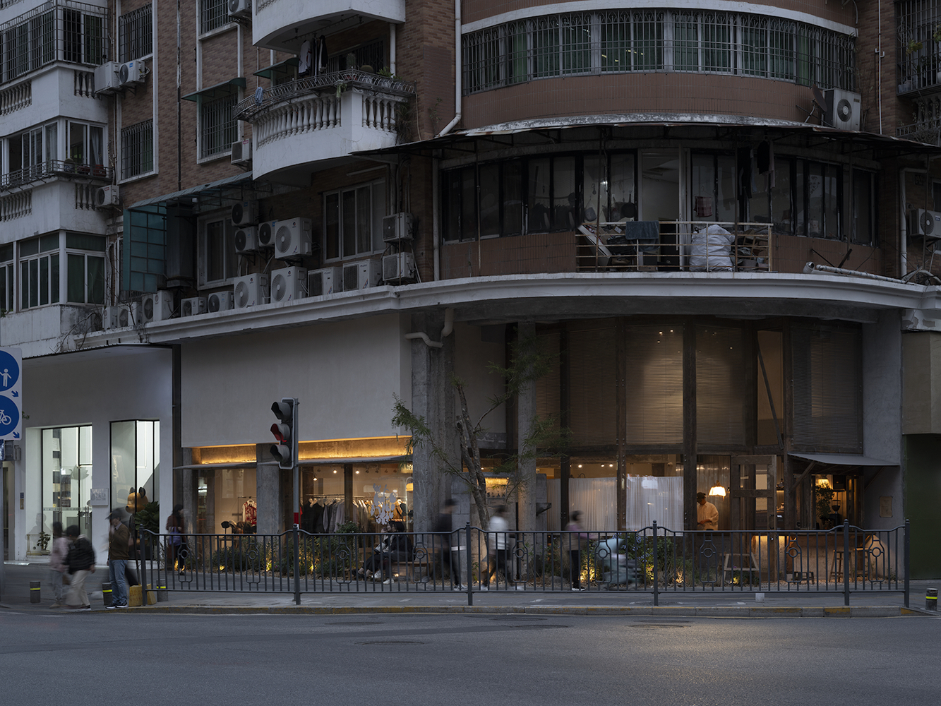 Retail Store Architecture Design: MSLAN Corner by Devolution in Xiamen ...