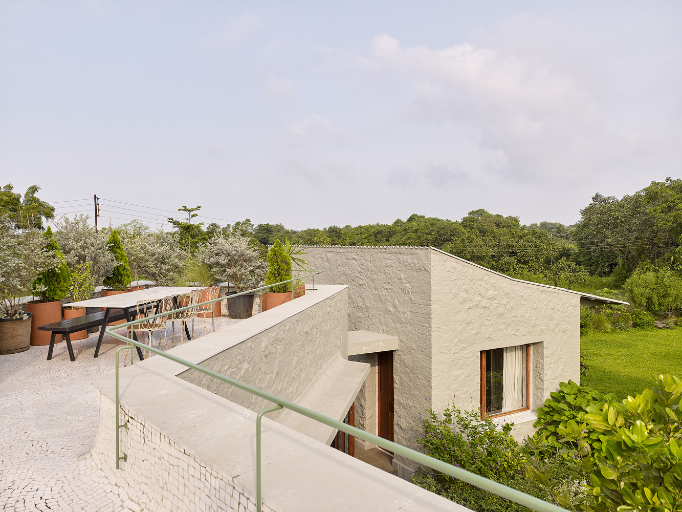 Tropical Modern Villa: Villa Uma by Case Design in Alibaug ...
