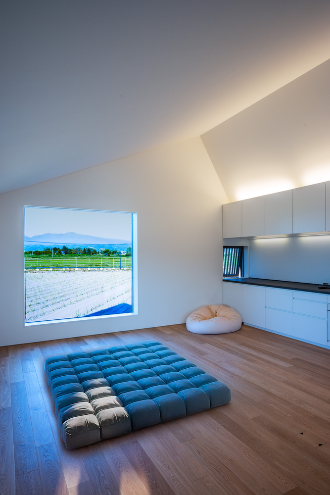 House W: A Net-Zero House Design by Florian Busch Architects ...